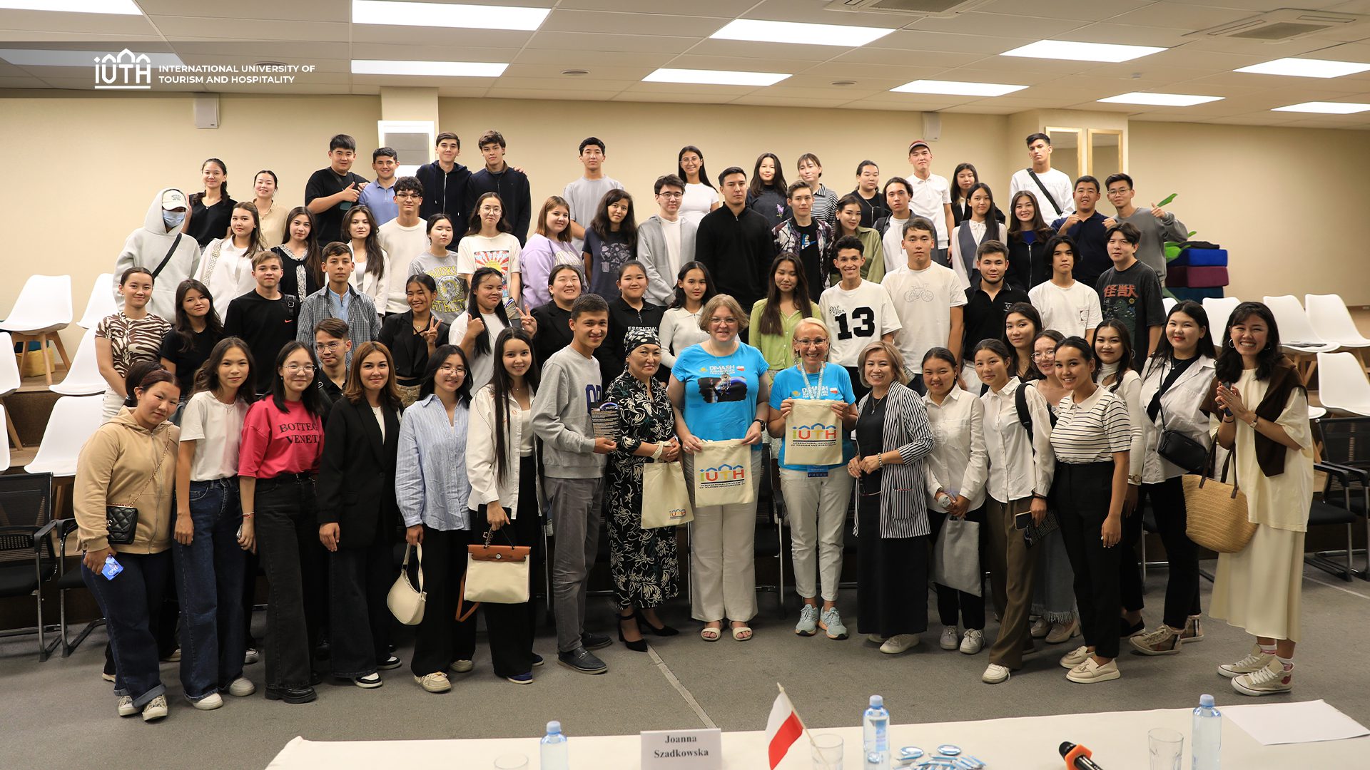 IUTH greets guests: Dimash Kudaibergen's Dears arrived in Turkestan ...