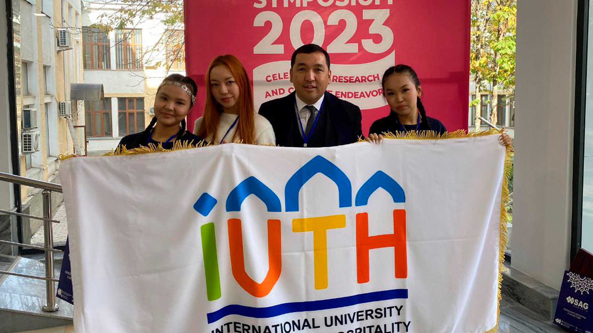 IUTH принял участие в 8-м Международном студенческом симпозиуме ...